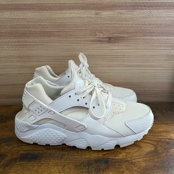 Nike | Shoes | Rare Nike Air Huarache Run Women Us 6 Triple White ...